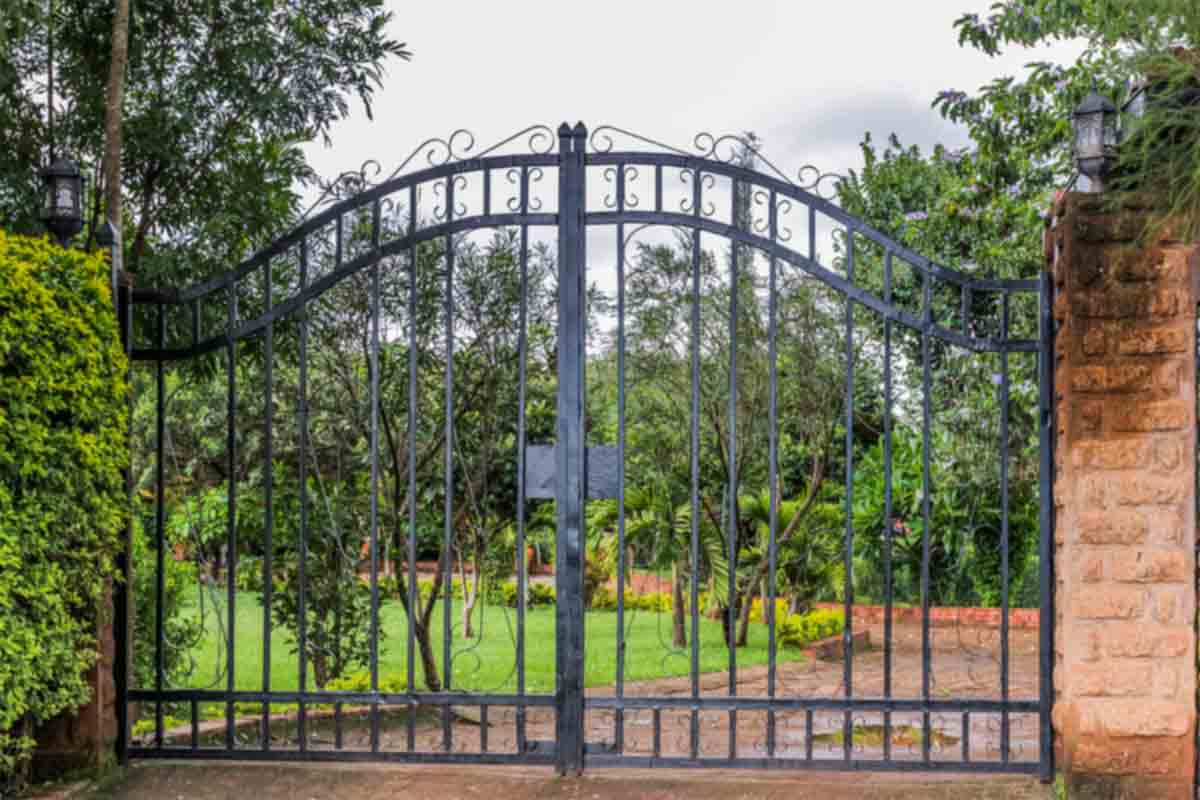 Top Automated Gate Systems for Security & Ease